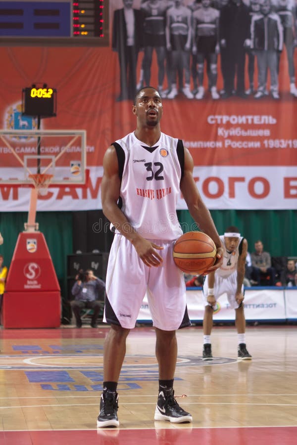 Aaron Marquez Miles editorial image. Image of throw, ball - 23324140