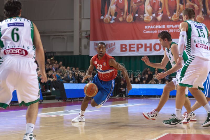 Aaron Marquez Miles editorial photo. Image of dribbling - 26174636