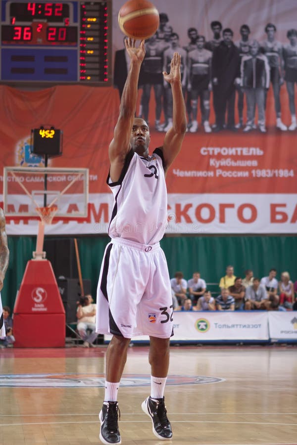 Aaron Marquez Miles editorial image. Image of throw, billboard - 27599750