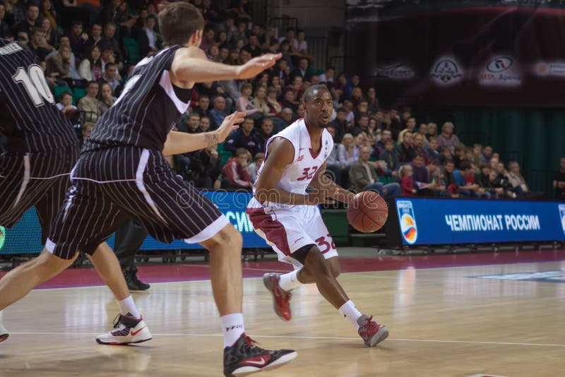 Aaron Marquez Miles editorial photography. Image of team - 28080392