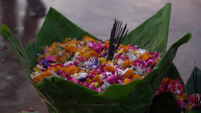 Aarti Plate Full of Flowers Hd Stock Image - Image of traditional ...