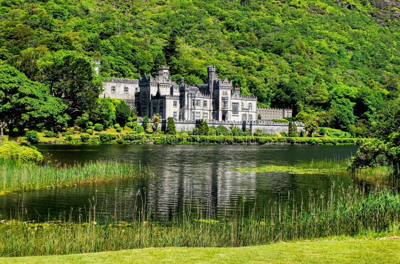 Abadía De Kylemore - Connemara Y Cong - Irlanda Foto de archivo ...