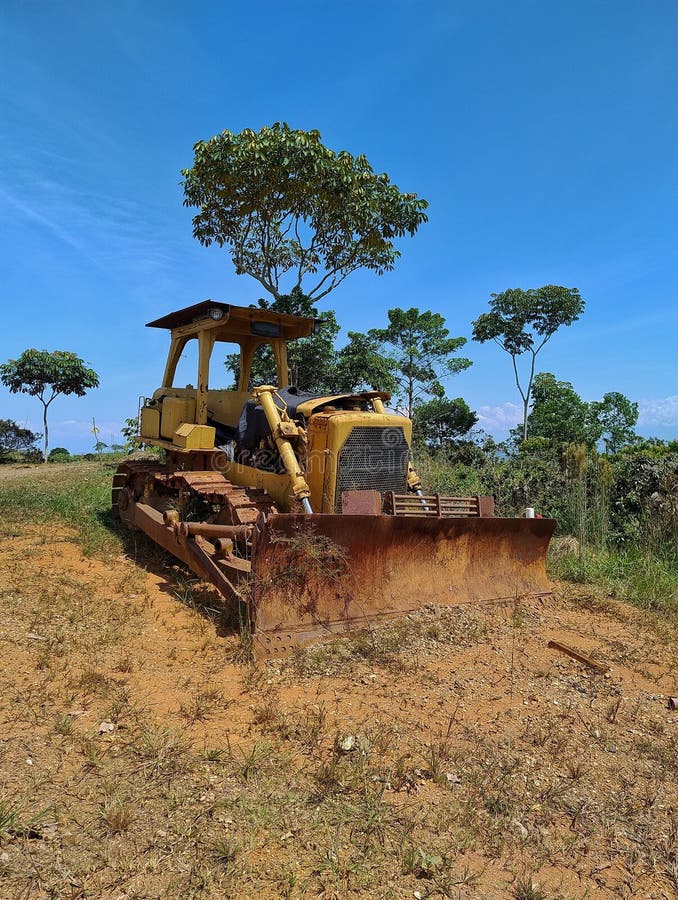 Abandoned Backhoe Loader Countryside Stock Photos - Free & Royalty-Free ...