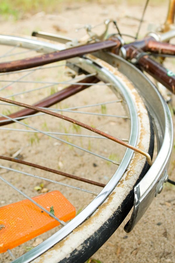 Abandoned bicycle stock image. Image of cycle, bike, rusted - 852323
