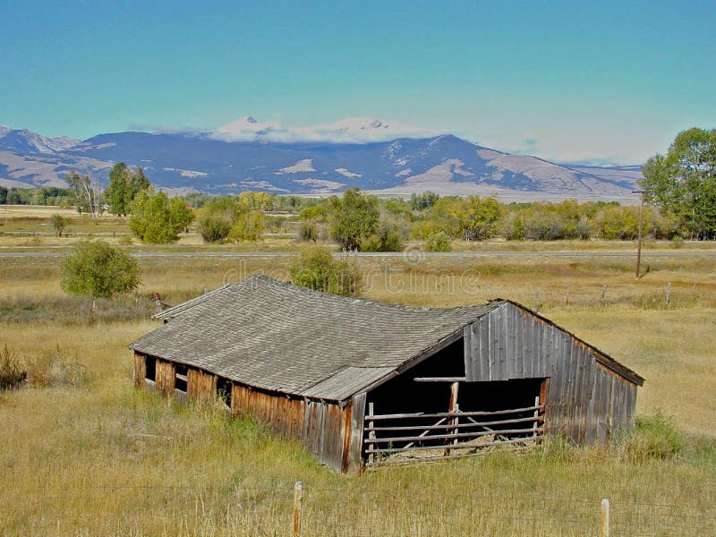 Abandoned Building and Sagging Roof Stock Image - Image of barn, empty ...