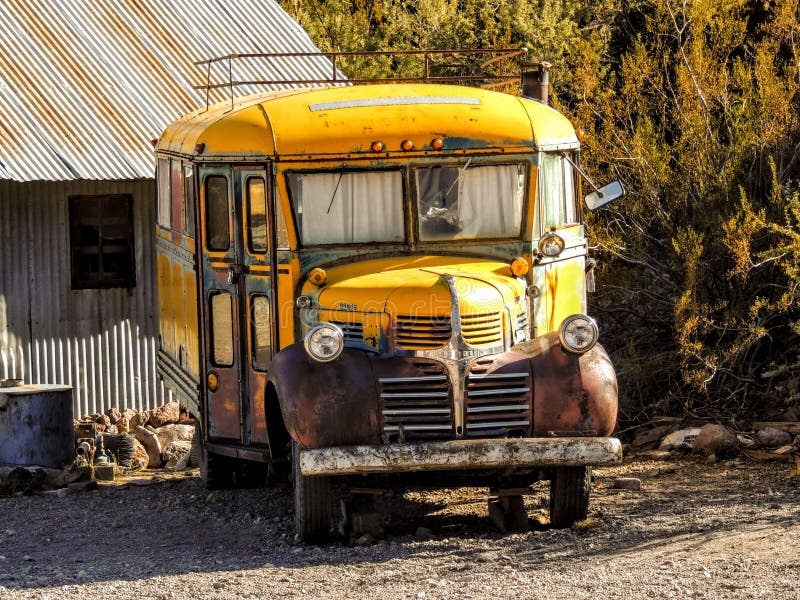 Abandoned bus and building editorial photography. Image of rusty - 93838617