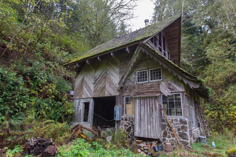 673 Abandoned Wilderness Cabin Stock Photos - Free & Royalty-Free Stock ...