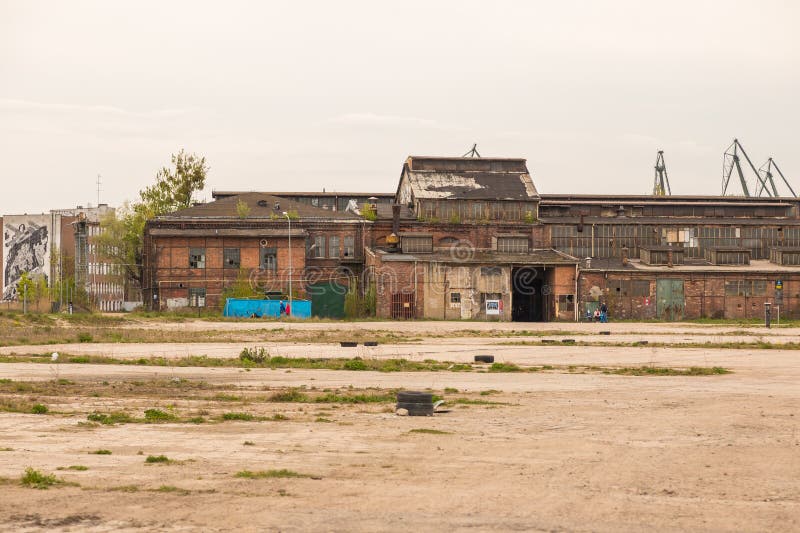 The Imperial Shipyard Trail - Window of Abandoned Destroyed Hall ...