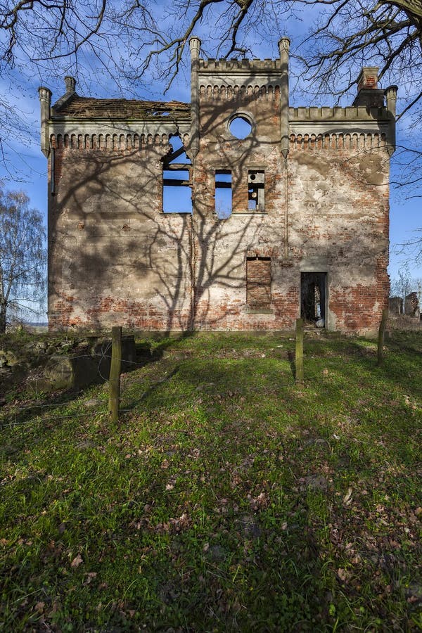 Abandoned and Forgotten Manor House Stock Photo - Image of green ...