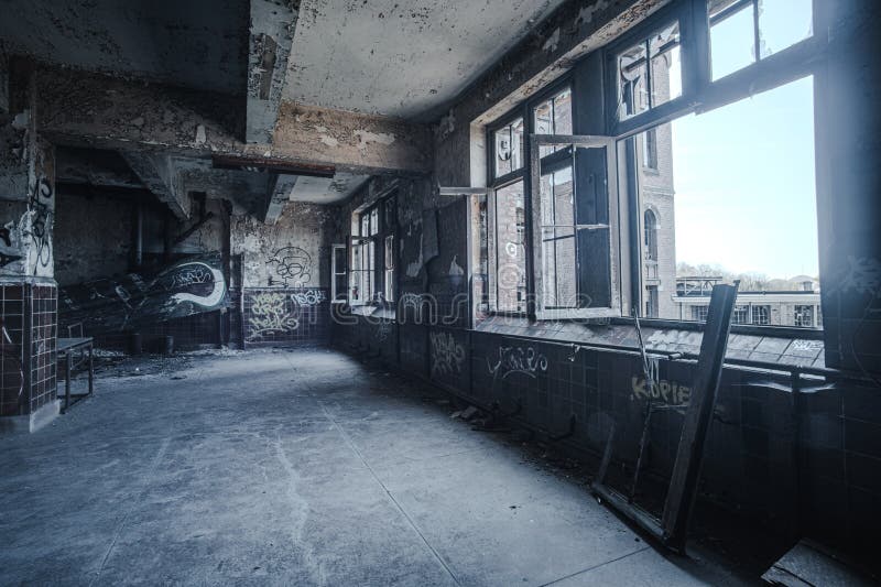 Abandoned Hallway Broken Windows Urban Graffiti Stock Photos - Free ...