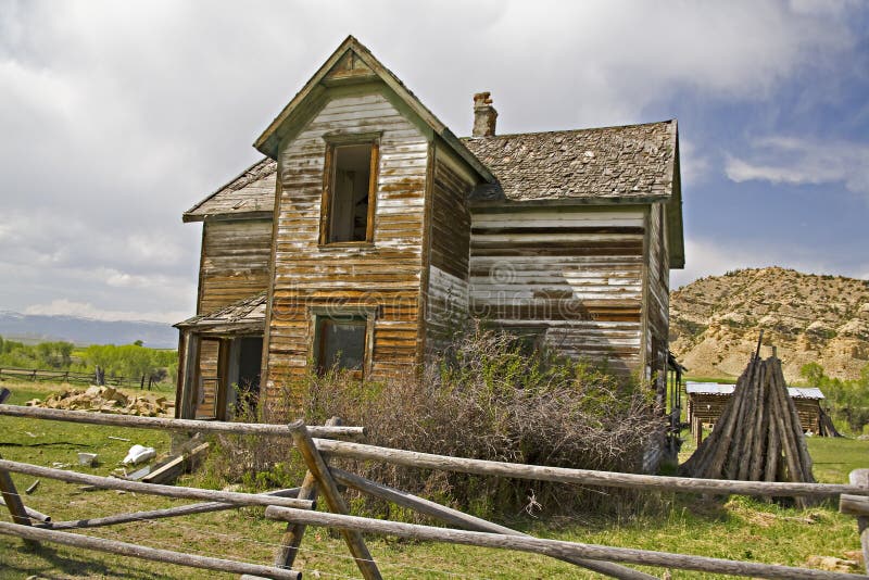 Abandoned Homestead Old Ranch Home Farm Weathered House Stock Photo ...