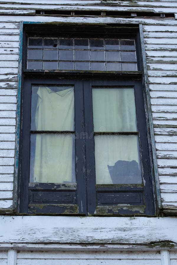 Abandoned house window stock image. Image of historic - 81289157