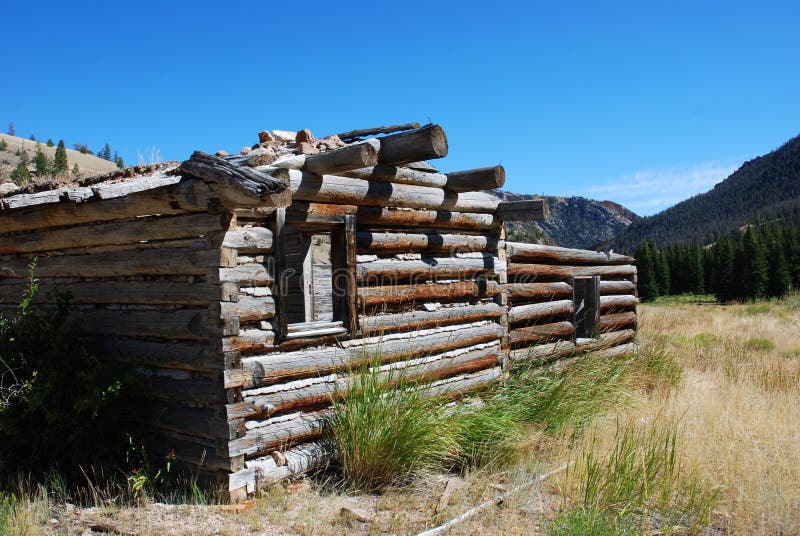 Abandoned Log Cabin stock image. Image of mountain, mountains - 6177757
