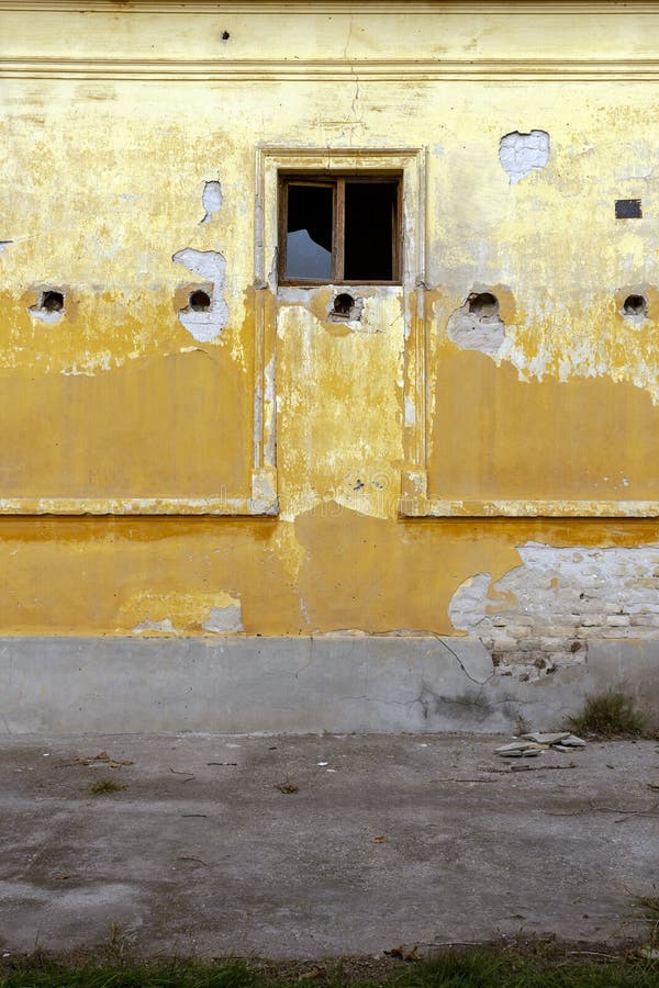 Abandoned Old House with Faded Paint Stock Photo - Image of vintage ...