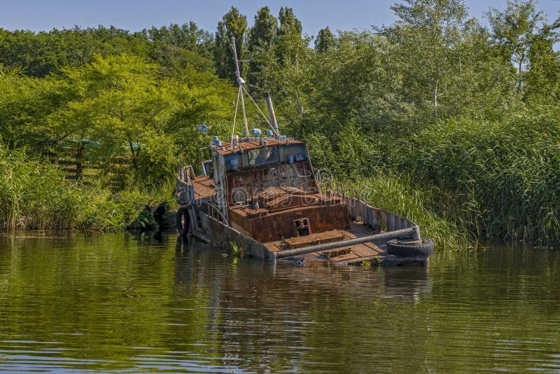 Abandoned Old Rusty Boat Stock Photos - Download 5,225 Royalty Free Photos