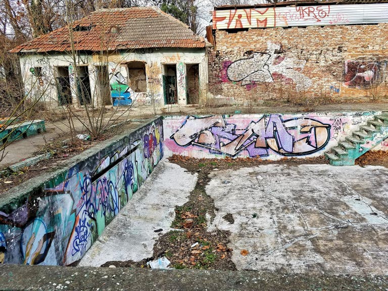 Abandoned Pool and Building Stock Image - Image of corrosion ...