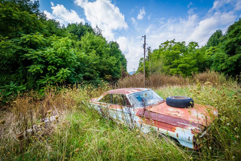 Abandoned, Rusty Car in the Rural Shenandoah Valley, Virginia. Stock ...