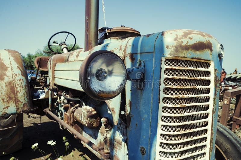 Abandoned Rusty Vintage Tractor Editorial Stock Image - Image of engine ...