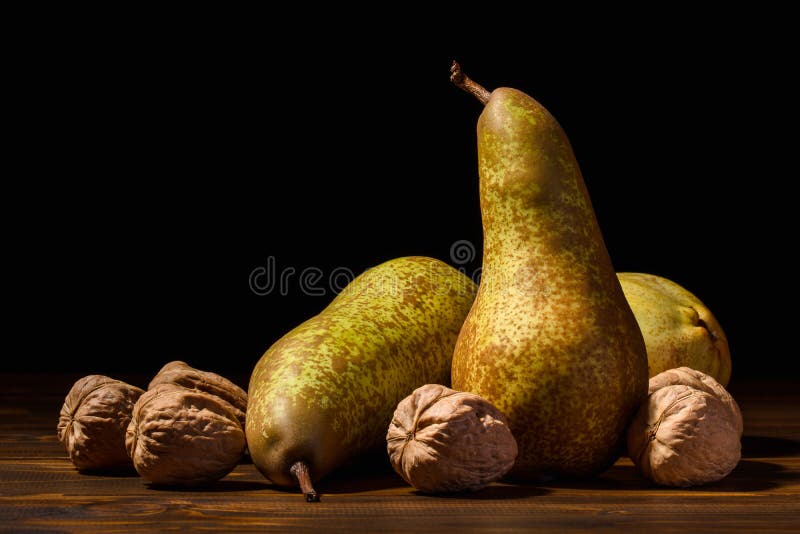 Abate Feel Pears and Walnuts Stock Image - Image of dessert, ripe ...