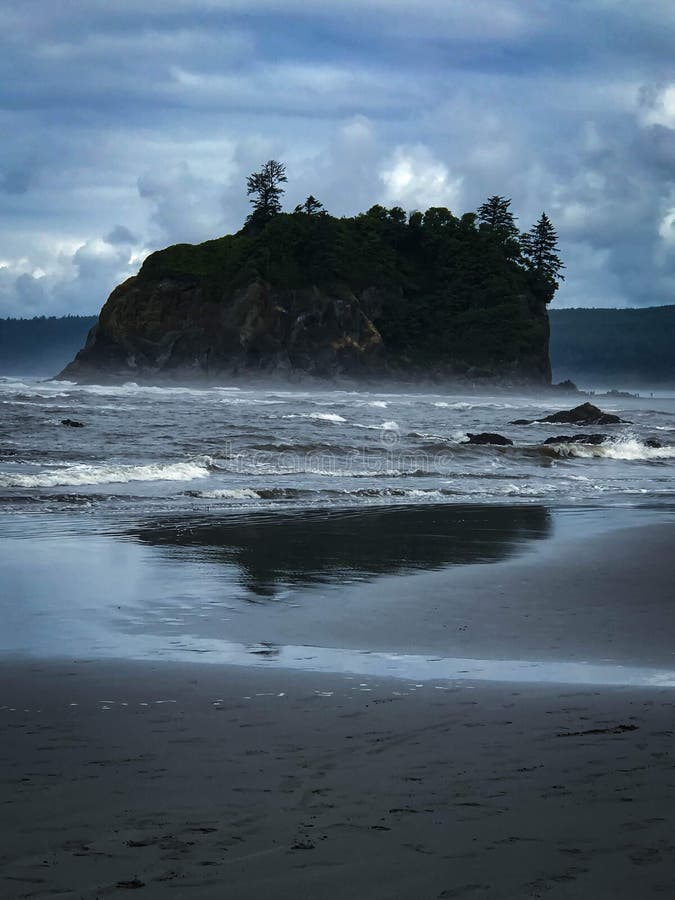 Abbey Island at Ruby Beach stock image. Image of ruby - 183100933