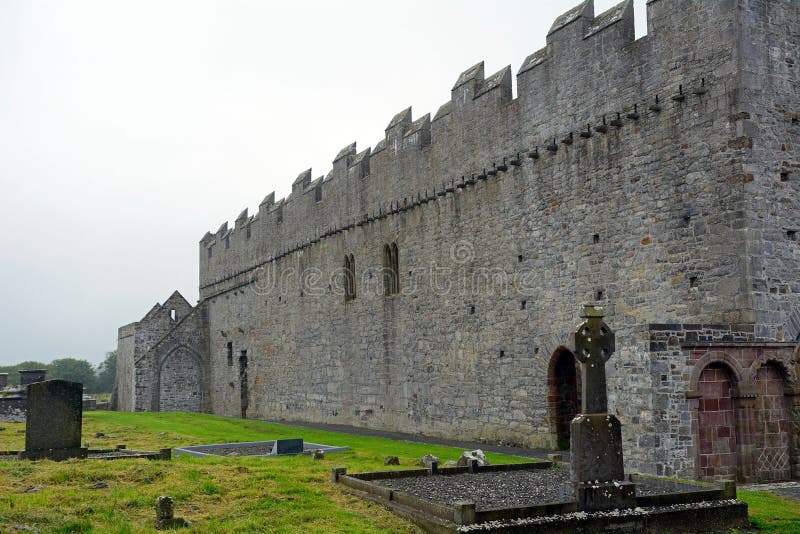 Ardfert Abbey at sunset stock photo. Image of ruins, shadows - 22314882