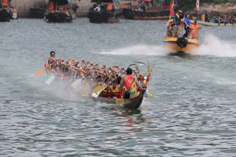 Aberdeen dragon boat race editorial stock image. Image of competitive ...