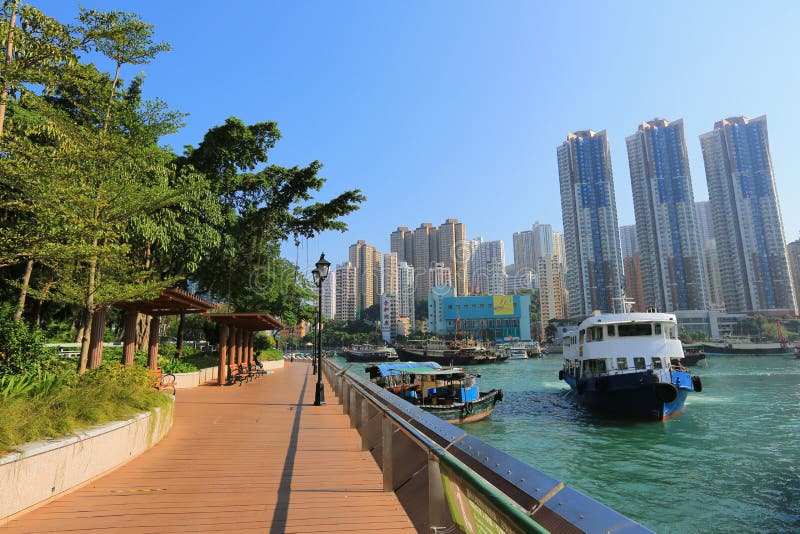 Aberdeen Promenade editorial stock photo. Image of kong - 95598048