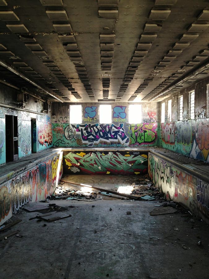 Abondoned pool stock photo. Image of graffiti, walls - 85671074