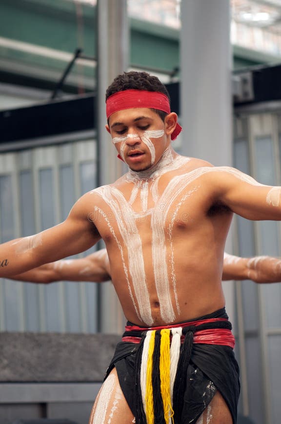 Aboriginal Dance Performance Editorial Photography - Image of dancer ...