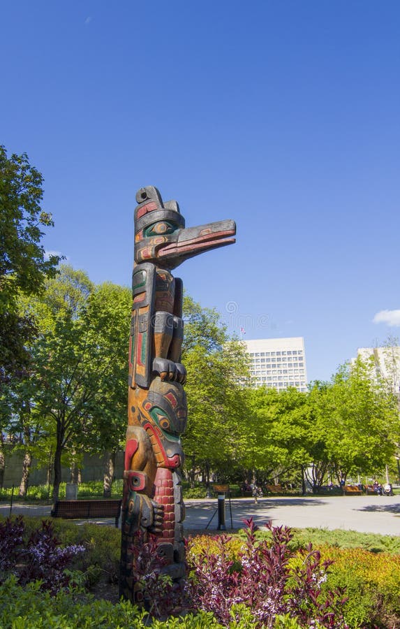 Aboriginal Totems In Canada Stock Image - Image of majors, library ...