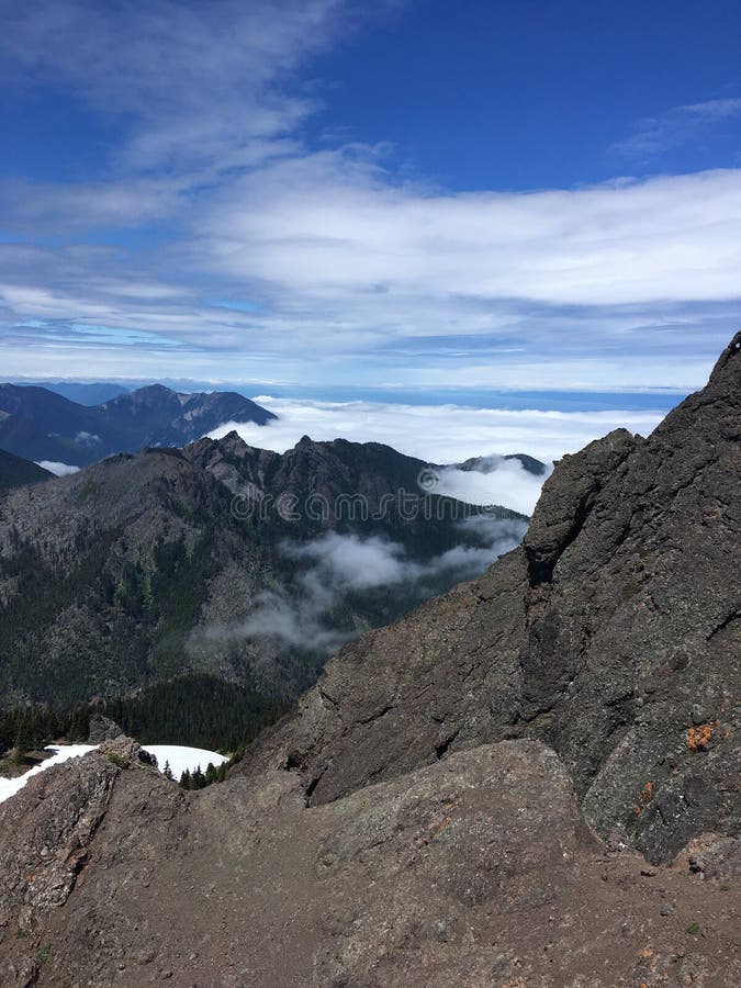 Pacific Northwest Mountains Stock Image - Image of altitude, pacific ...