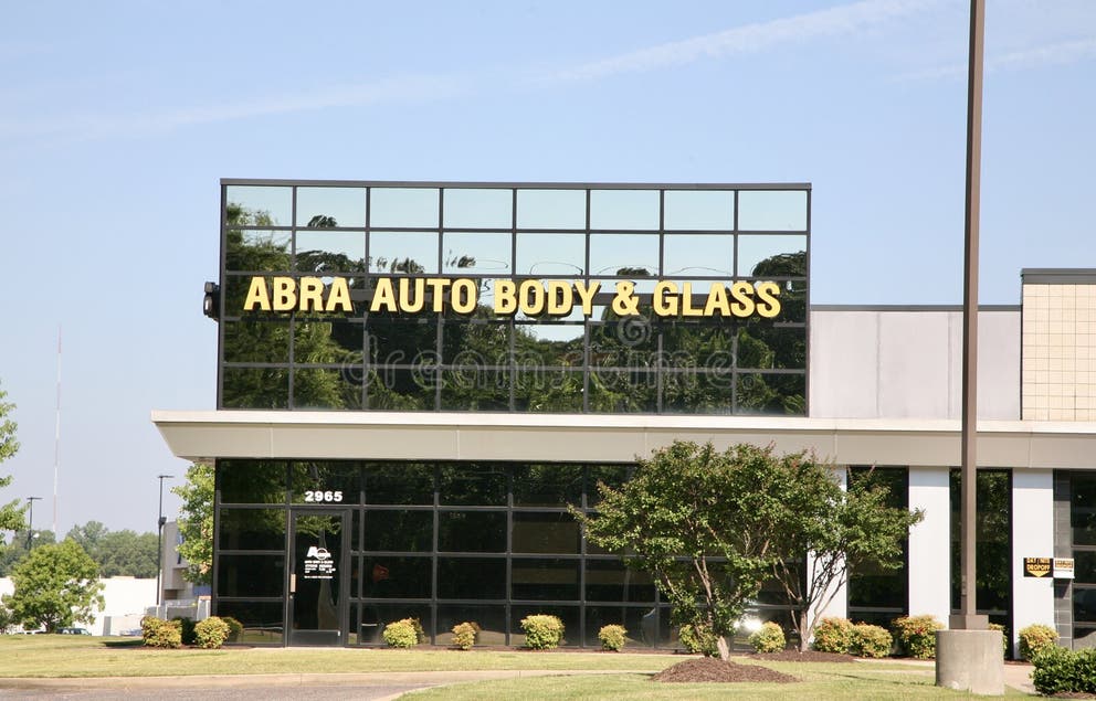 Abra Auto Body y vidrio imagen de archivo editorial. Imagen de ...