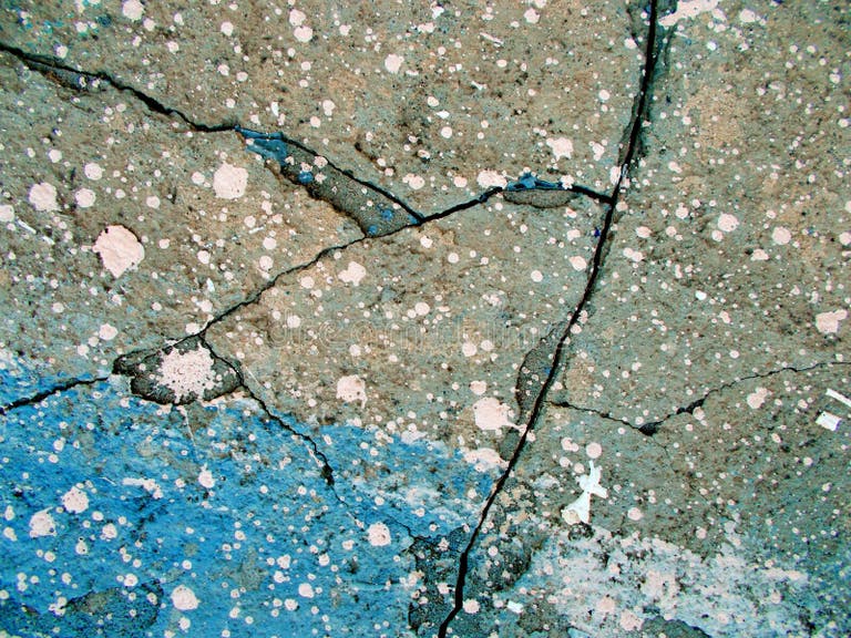 Crack on the Wall of the House Stock Photo - Image of surface, crack ...