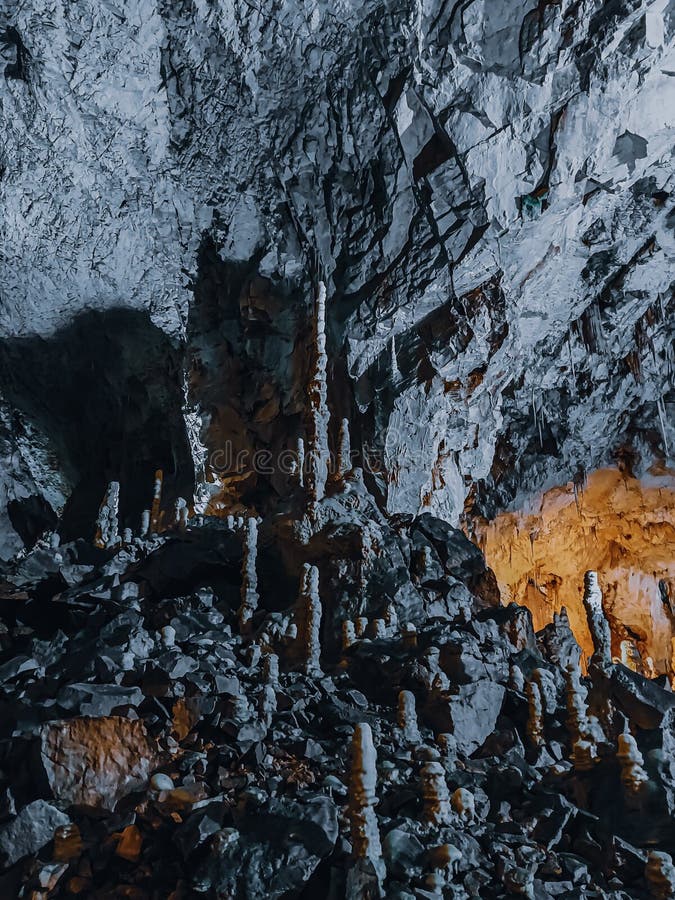 Abstract Vertical Shot of a Cave Stock Photo - Image of stone, vertical ...