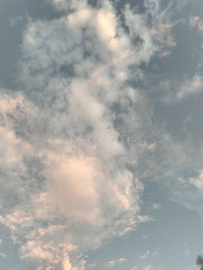 Abstrak Dan Irregular Blue Sky Stock Image - Image of plain, wind ...