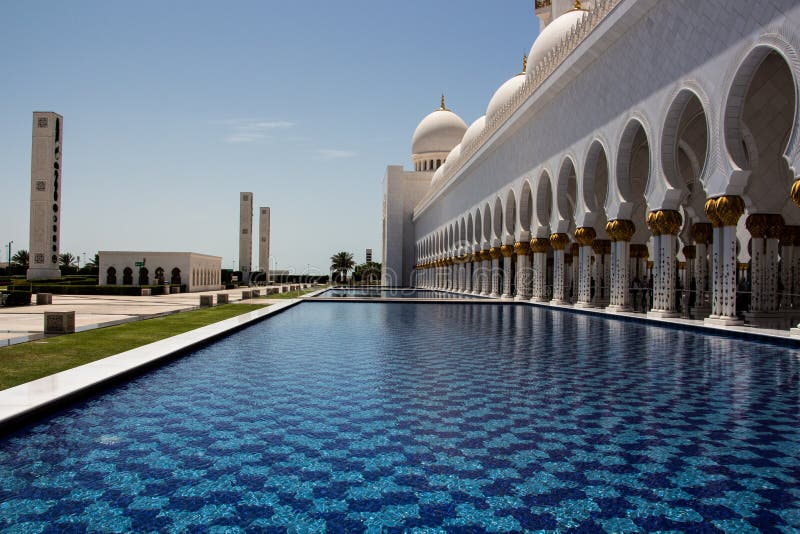 Abu Dhabi Mosque Sheikh Zayed Lateral View Stock Image - Image of ...