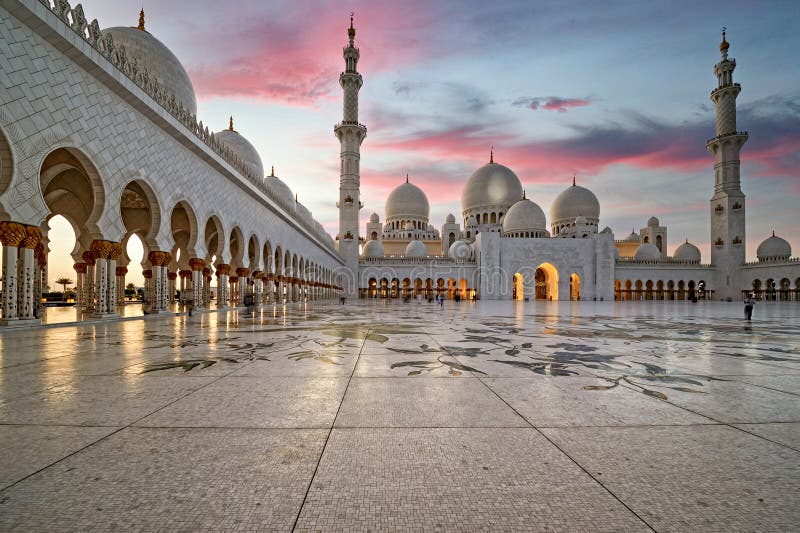 ABU DHABI. Sheikh Zayed Grand Mosque Editorial Stock Photo - Image of ...