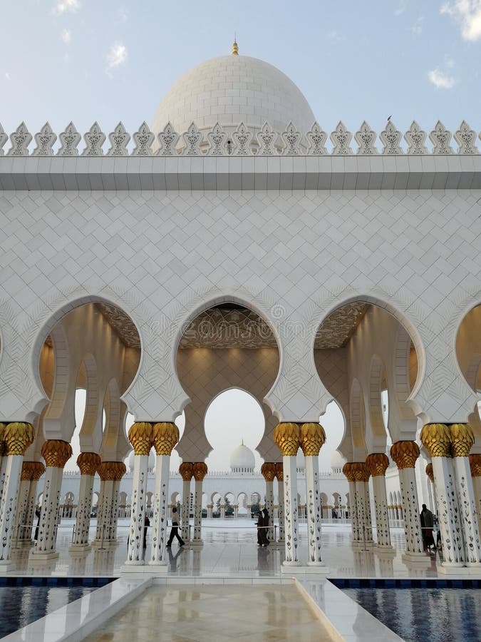 Abu Dhabi Sheikh Zayed Mosque Stock Photo - Image of column, dhabi ...