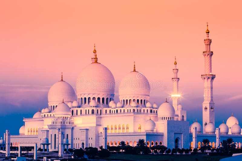 Abu Dhabi Sheikh Zayed Mosque at Sunset Stock Image - Image of outside ...