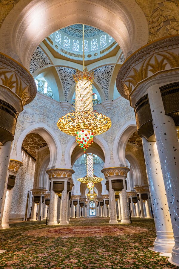 Abu Dhabi, United Arab Emirates: Inside View of the Famous Sheikh Zayed ...