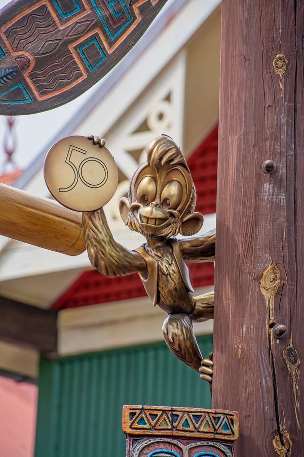 Abu Gold Statue 50th Anniversary Disney Editorial Photography - Image ...