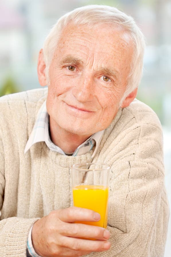 Abuelo foto de archivo. Imagen de relajante, cara, hombre - 14288446