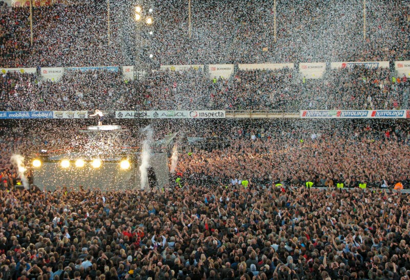 AC/DC on Tour editorial photography. Image of crowd, audience - 12157807