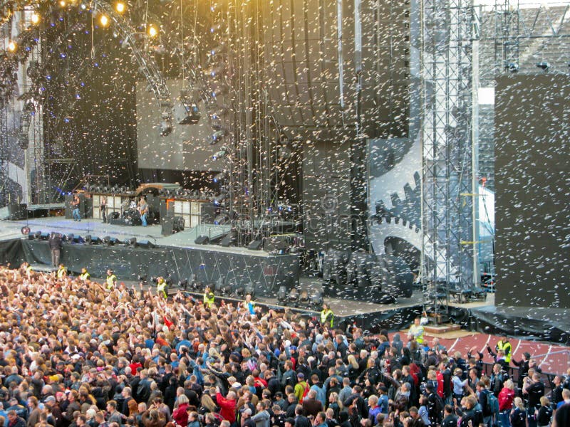 AC/DC on Tour editorial photography. Image of crowd, audience - 12157807