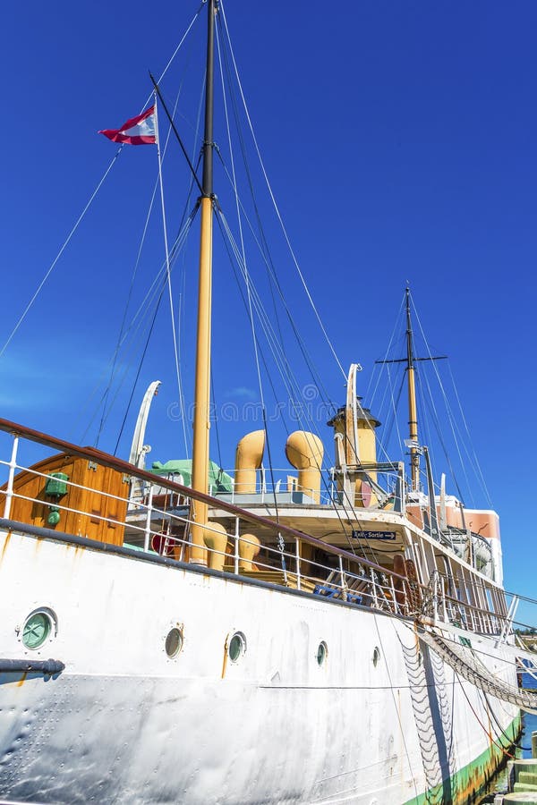 Acadia Oceanographic Ship in Halifax Stock Photo - Image of seaport ...