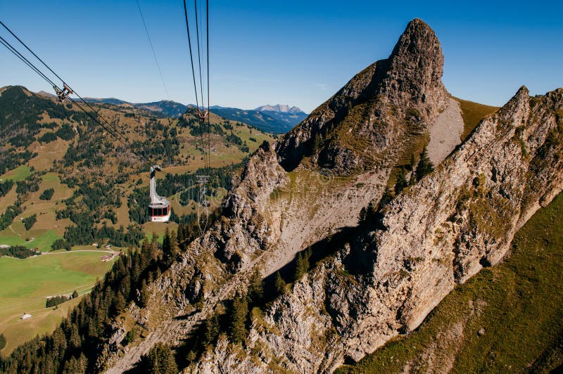 Acantilado De La Roca De Brienzer Rothorn, Entlebuch, Suiza Imagen de ...