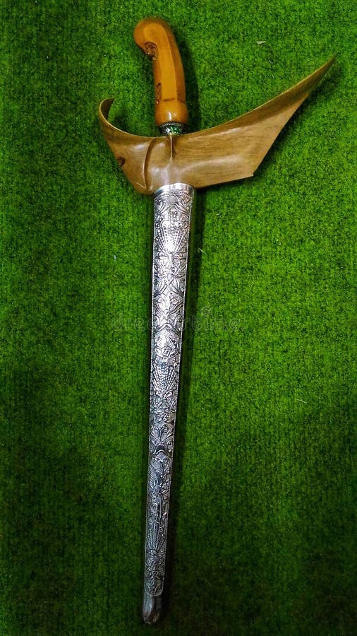 Accesorios De Ropa Tradicionales Keris Jogja Ladrangan Modelo Foto de ...