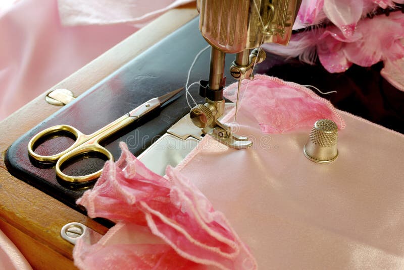 Accessoires de couture image stock. Image du cousez, effectuer - 13419221