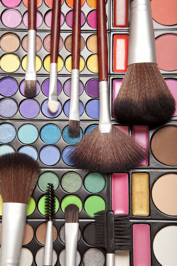 Accessoires de maquillage image stock. Image du eyeshadow - 45030427