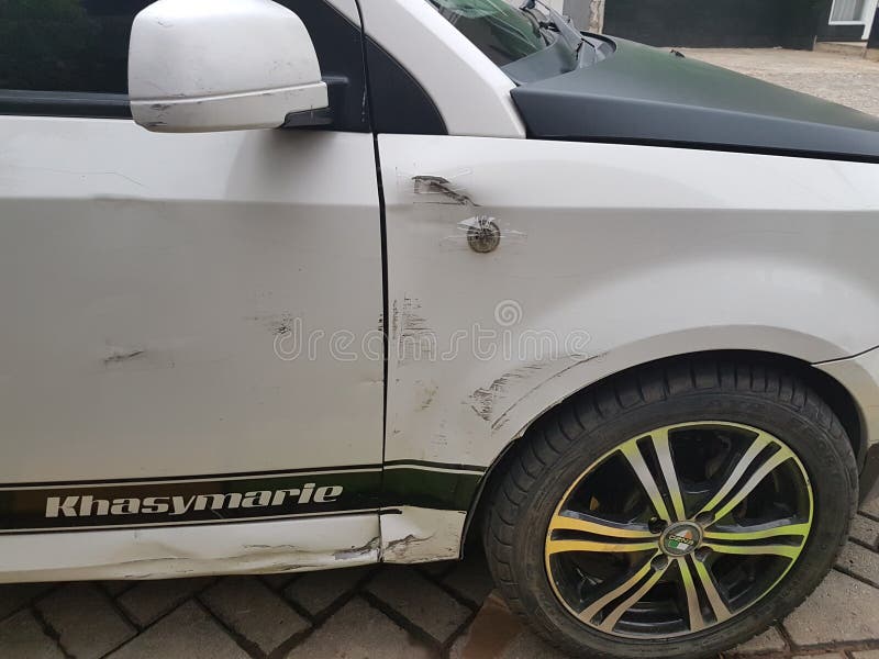 ACCIDENT BROKEN TYRE editorial stock photo. Image of wheel - 252921703